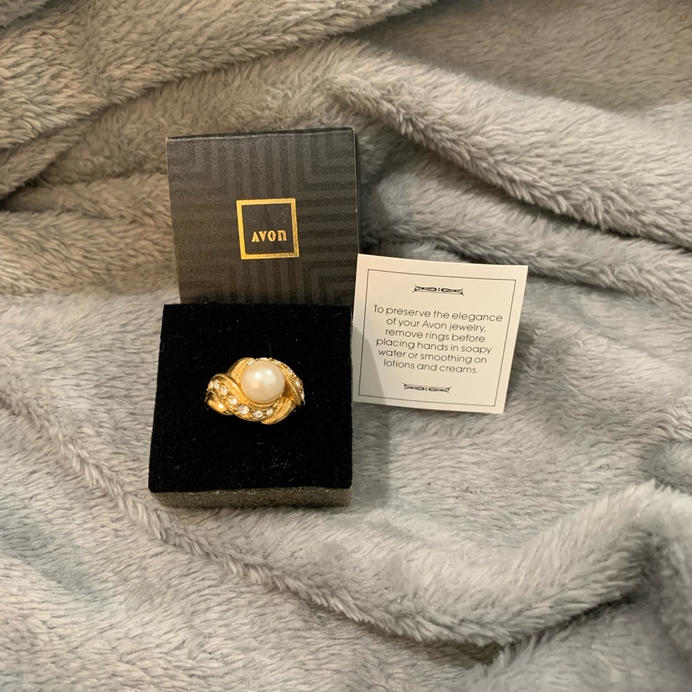 Vintage Avon Pearly Contemporary Ring Size 6 Nib - Gem